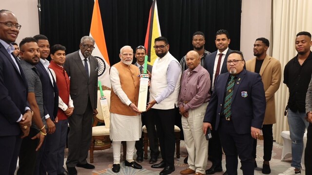 'Would Like More Prime Ministers Like Him': Cricket Legend Clive Lloyd ...