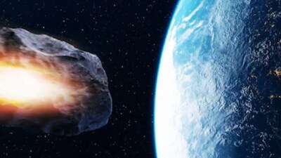 Giant Meteorite To Hit Earth On November 13? What We Know | Viral News ...