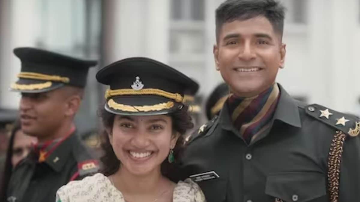 'Nothing Special For Now': Actor Rohman Shawl On His Chemistry With ...
