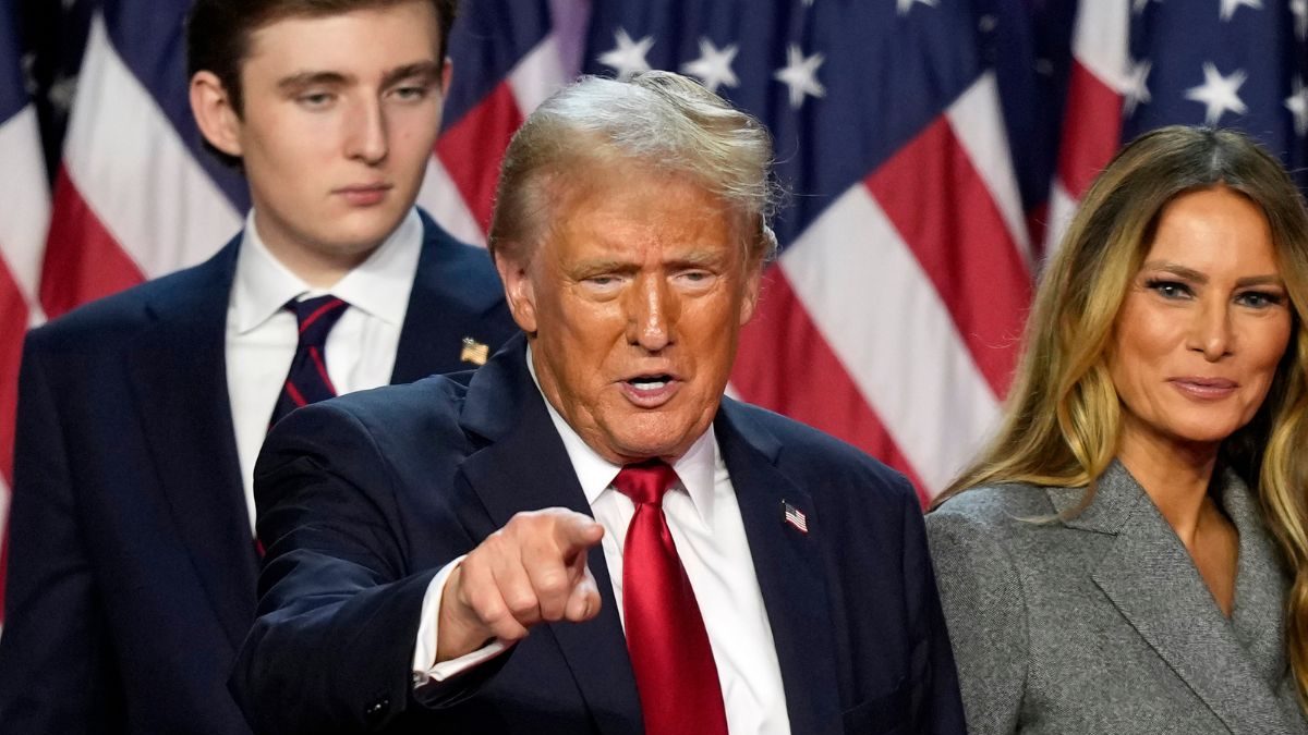 Donald Trumps Kamala Harris In Historic White House Return, Becomes ...