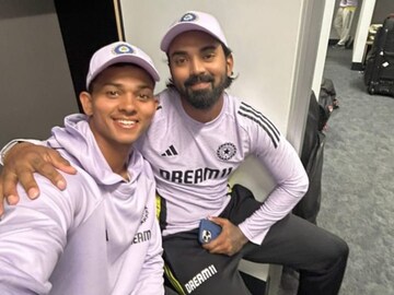 '200 Reasons To Smile': Jaiswal Celebrates Historic Win vs AUS With KL ...