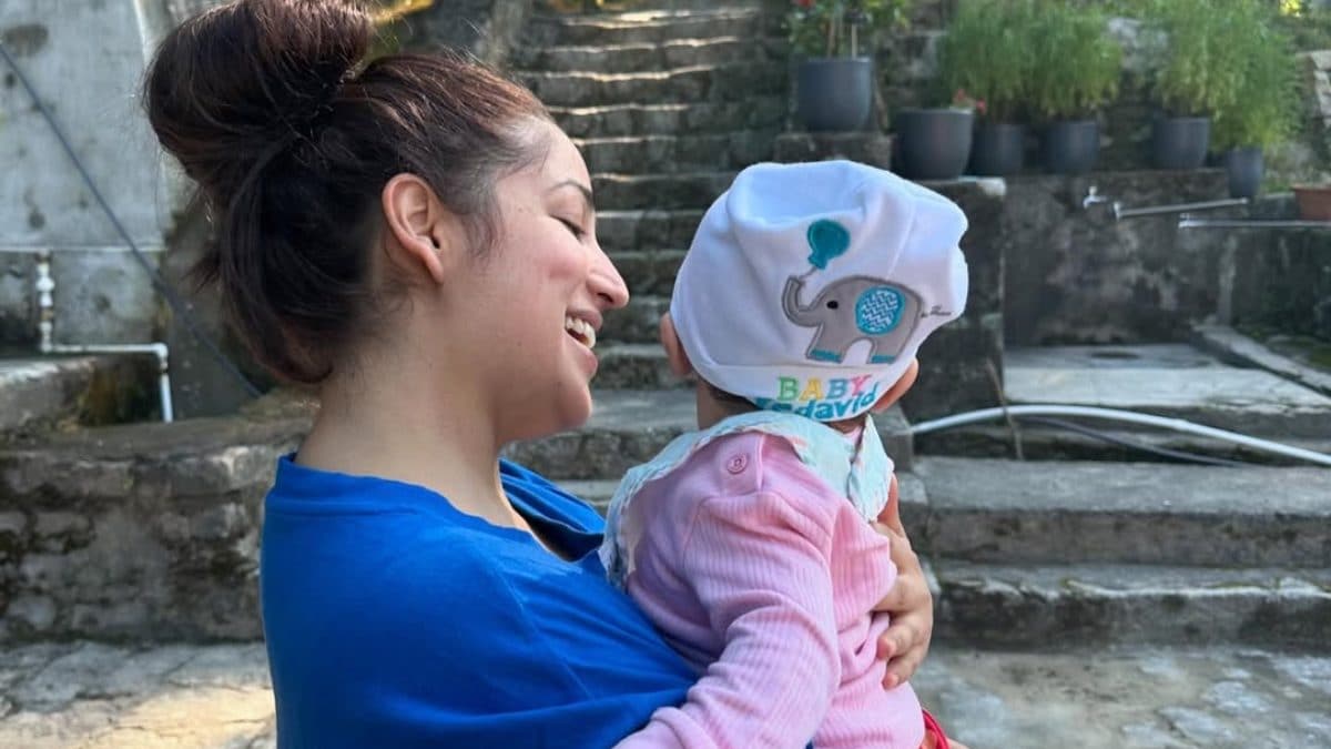 Aditya Dhar Posts FIRST Pic Of His And Yami Gautam's Baby Boy Vedavid ...