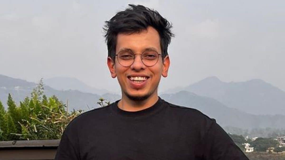 Comedian Yash Rathi In Trouble, FIR Filed For Using Derogatory Words During Show At IIT Bhilai ...