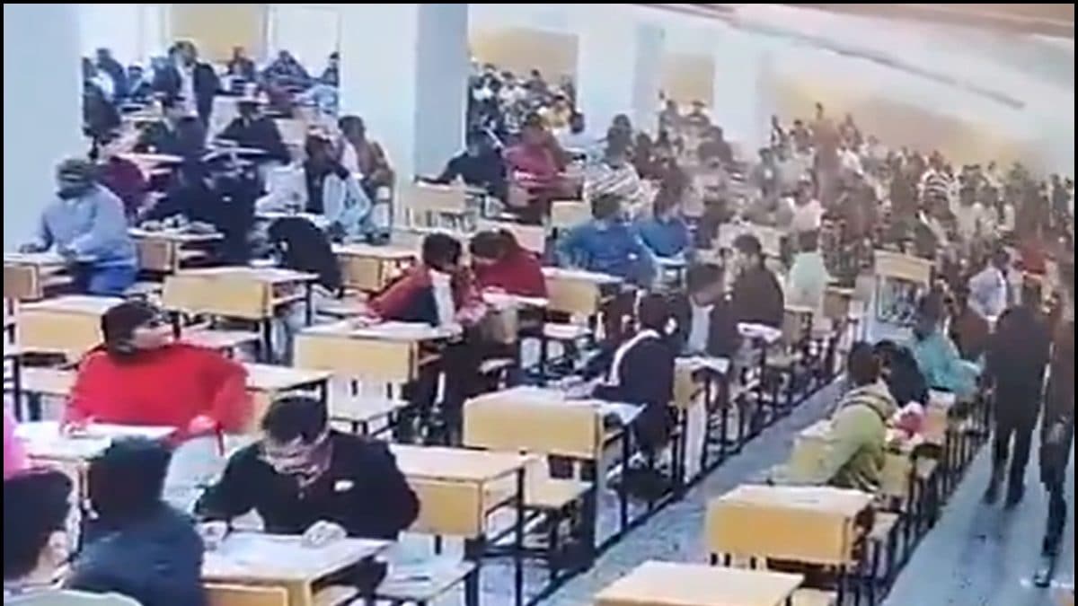 Chaos Unfolds At Bihar Exam Centre As Candidates Snatch Question Papers ...