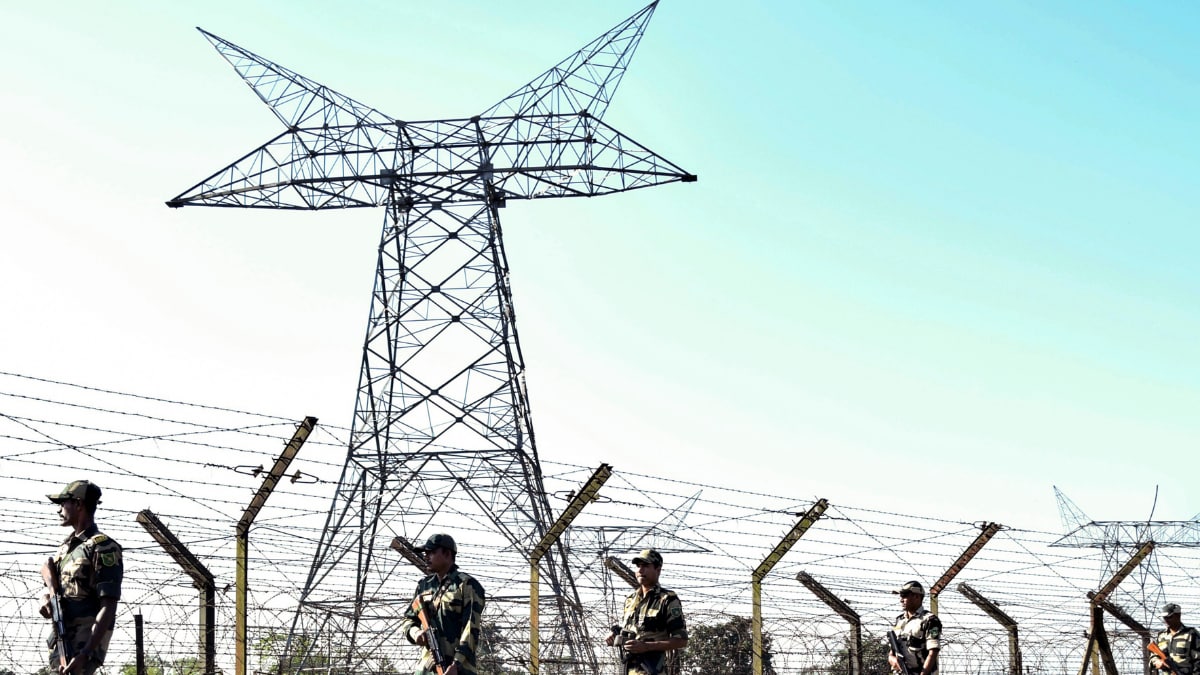 BSF Begins Forward Patrolling Along India-Bangladesh Border Amid Delays ...