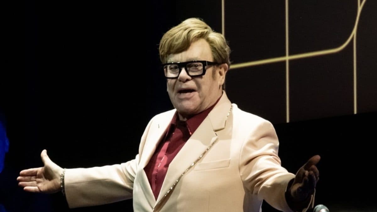 Elton John Loses His Sight After An Eye Infection: 'I Have Not Been ...