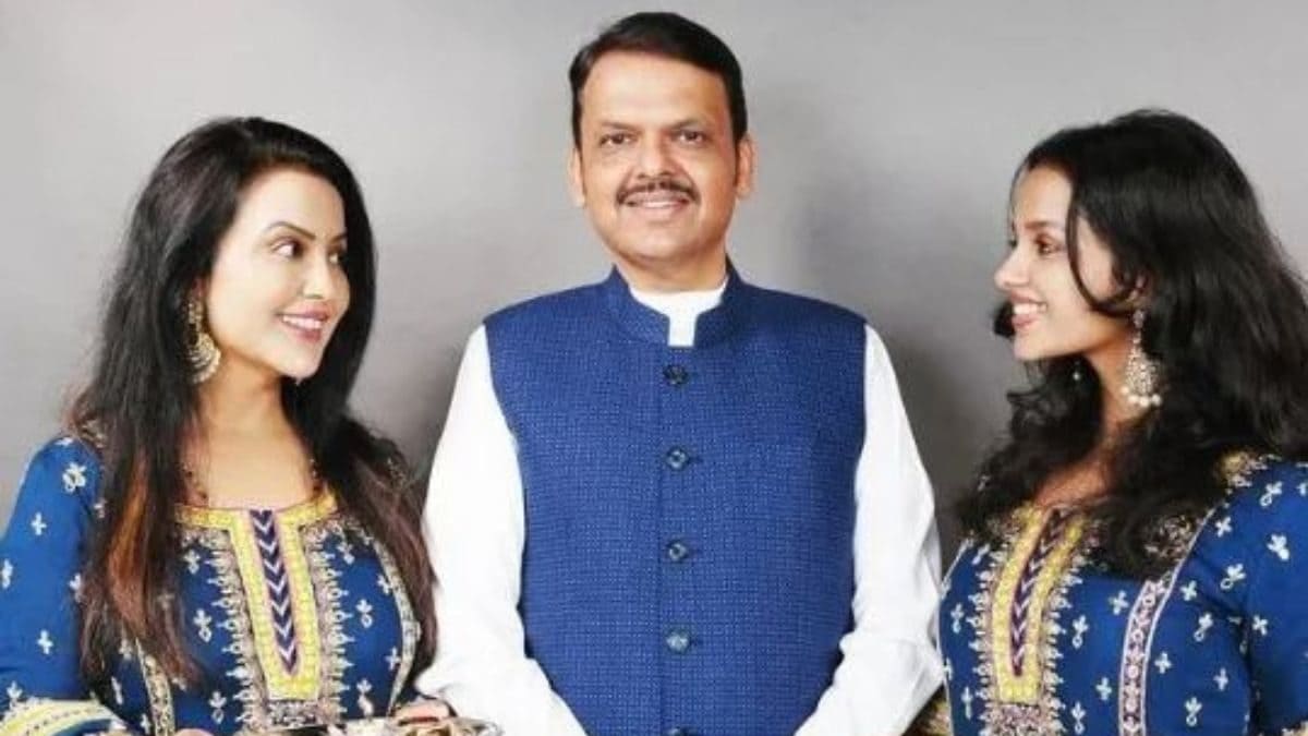 Not Just Maharashtra CM, Devendra Fadnavis A Supportive Husband & Doting Father | Know About His ...