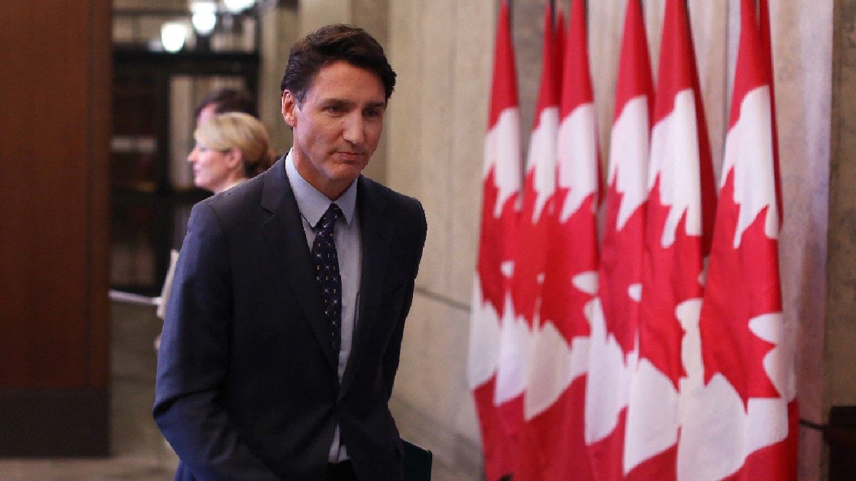 Embattled Trudeau In Christmas Message Asks Canadians To Set Divisions ...