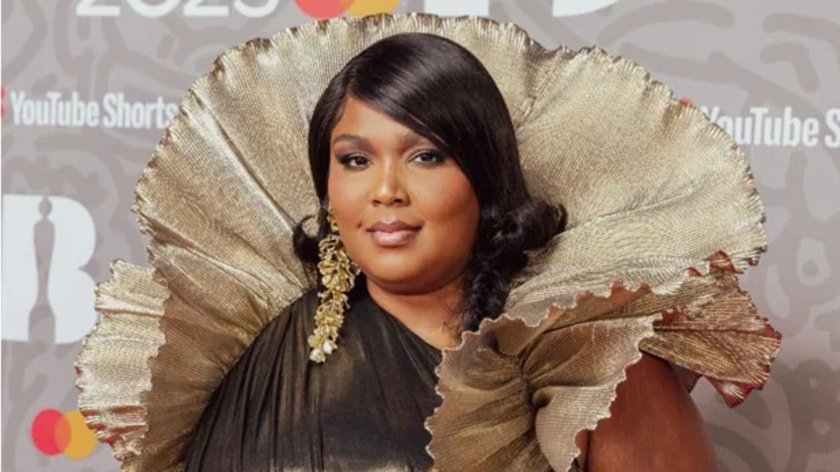 Lizzo Reveals How She Lost 60 Pounds By Making THIS Change To Her Diet ...