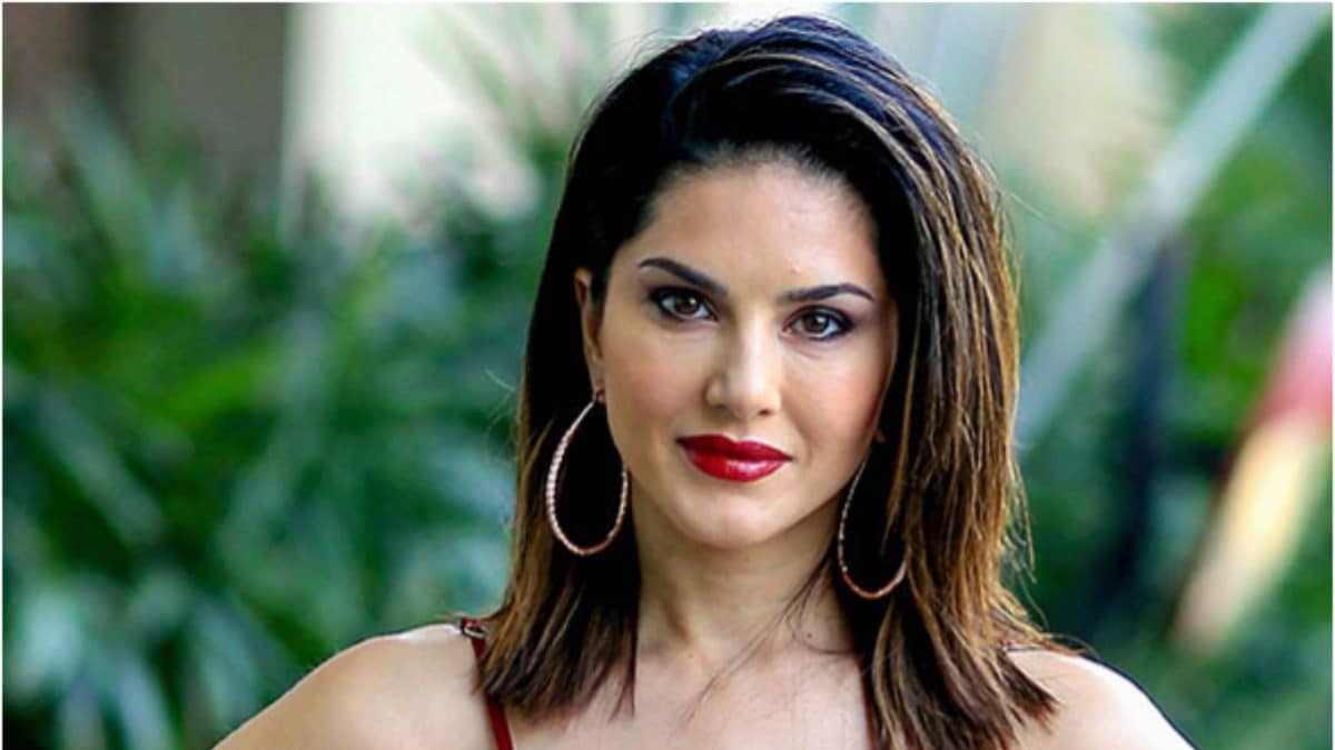 Man Registers As 'Sunny Leone', Names 'Jonny Sins' Husband, Gets Rs ...