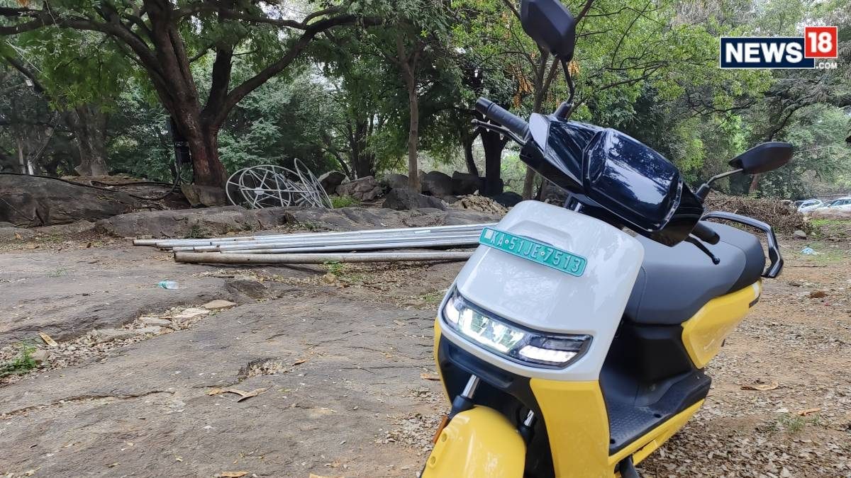 Ather Rizta in Pics: See Design, Features, Road Presence and More - News18