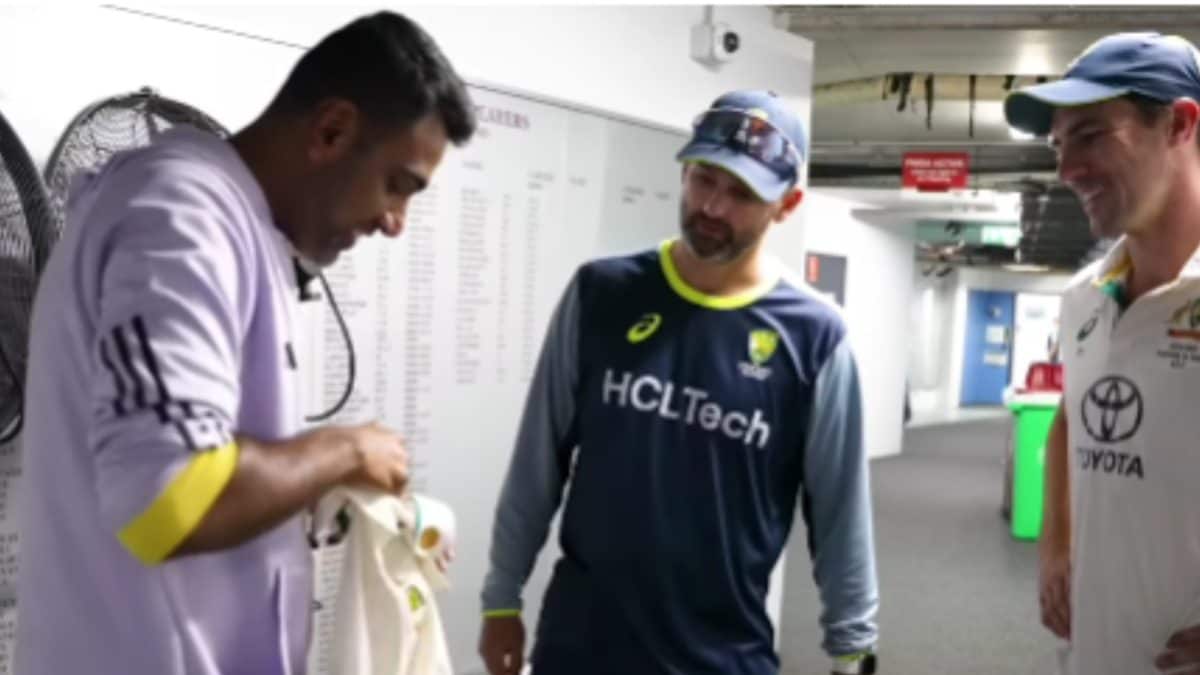 Watch: R Ashwin Receives Special Gift From Australian Players After His ...
