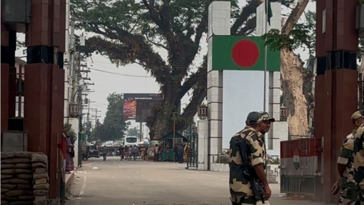 At Petrapole Border, Some Hindus Seek Refuge While Others Rush Home To ...