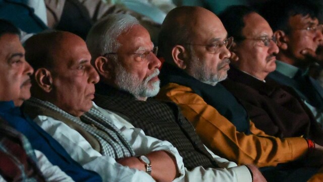 PM Modi Watches Sabarmati Report Hours After Vikrant Massey Announces ...