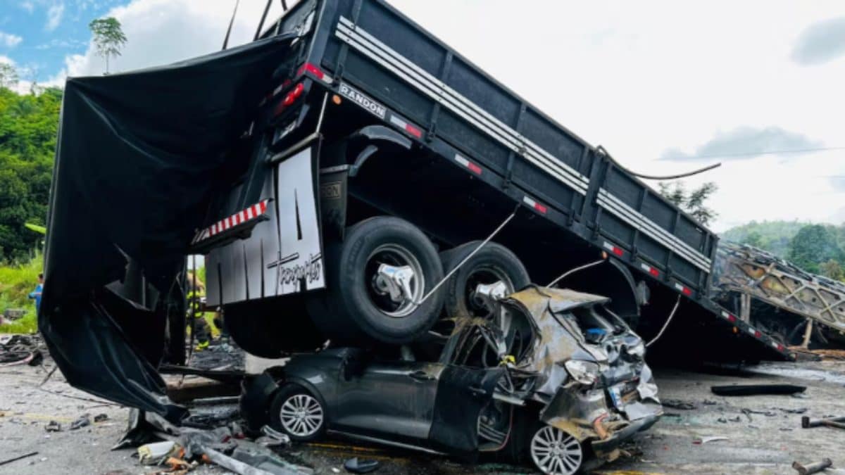 38 People Dead, 13 Injured In Crash Between Passenger Bus, Truck in ...