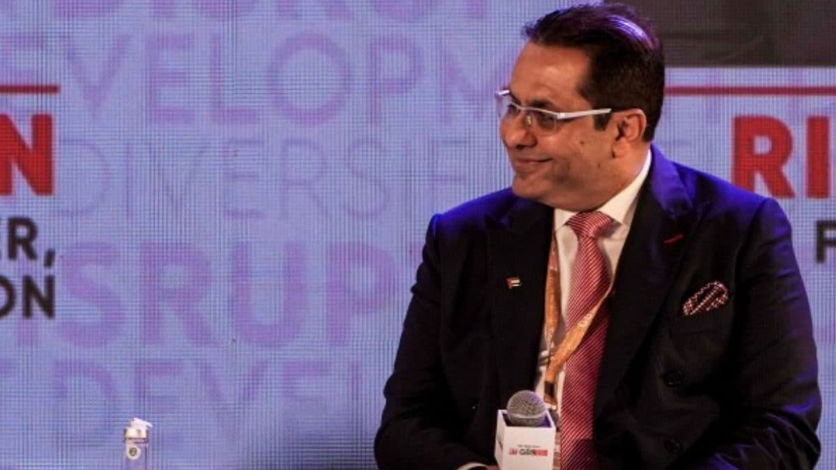 India's Biggest Salesman In Dubai Earns Rs 32 Crore Daily, Here's How ...