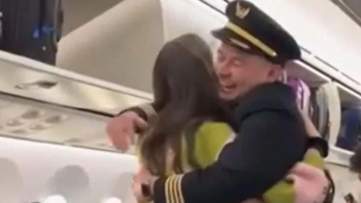 ‘The True Hero’: Pilot Thanks Bone Marrow Donor In Surprise In-Flight ...