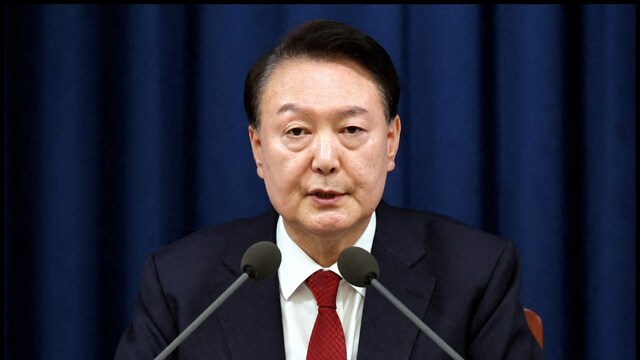 South Korea's Yoon Suk Yeol Becomes First Sitting President To Be Arrested | World News - News18