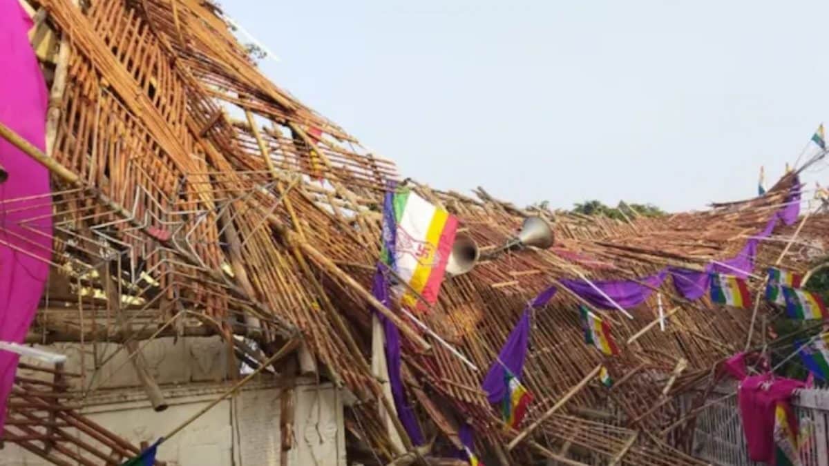 7 Dead, Nearly 40 Injured As Stage Collapses At Religious Event In UP's ...
