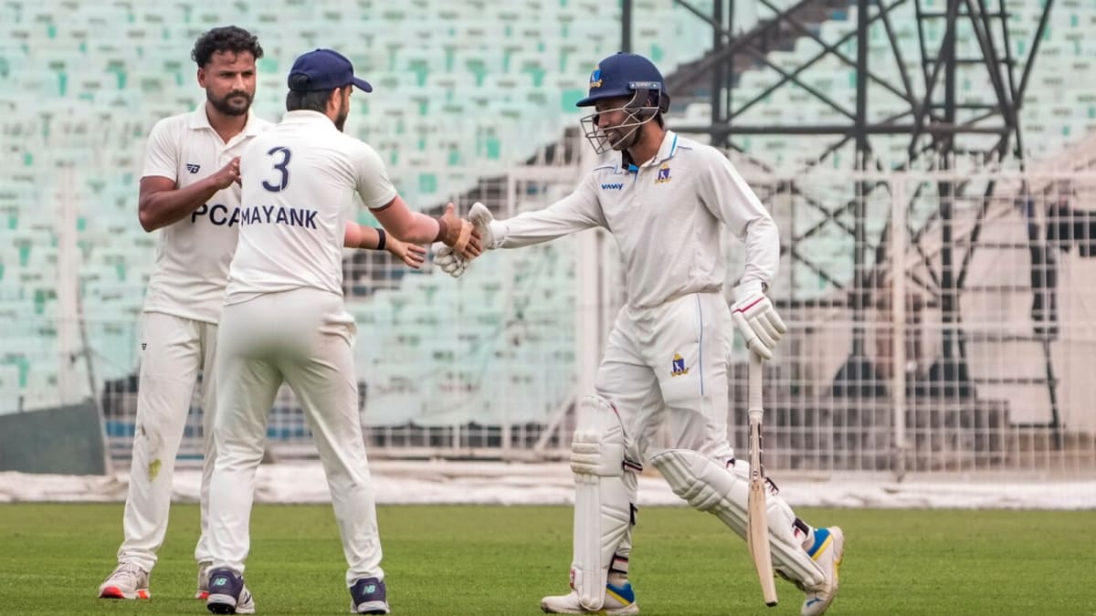 Watch: Bengal's Wriddhiman Saha Felicitated With Guard Of Honour In ...