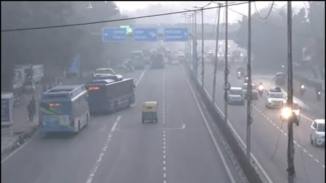 Delhi Weather Update: Shallow Fog Persists As Rains Predicted Today ...