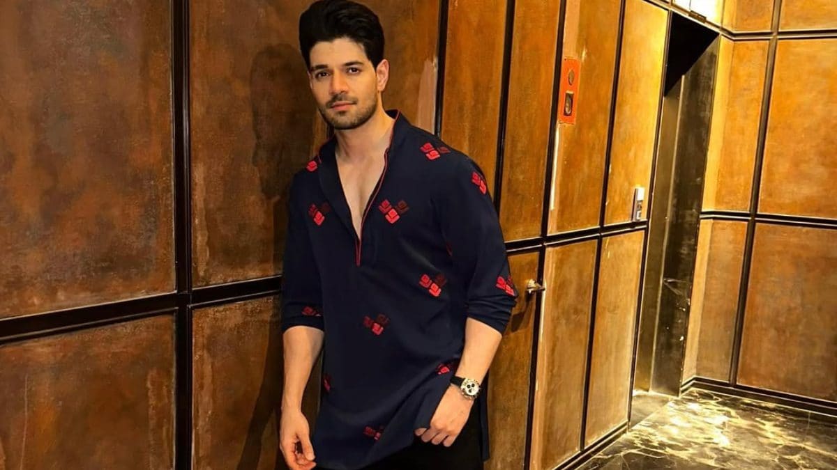 Aditya Pancholi's Son Sooraj Pancholi Set To Star In A Biopic, To Star ...