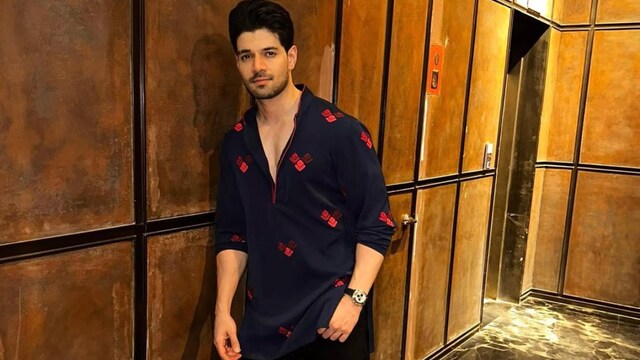 Aditya Pancholi's Son Sooraj Pancholi Set To Star In A Biopic, To Star In Film On Somnath Temple ...