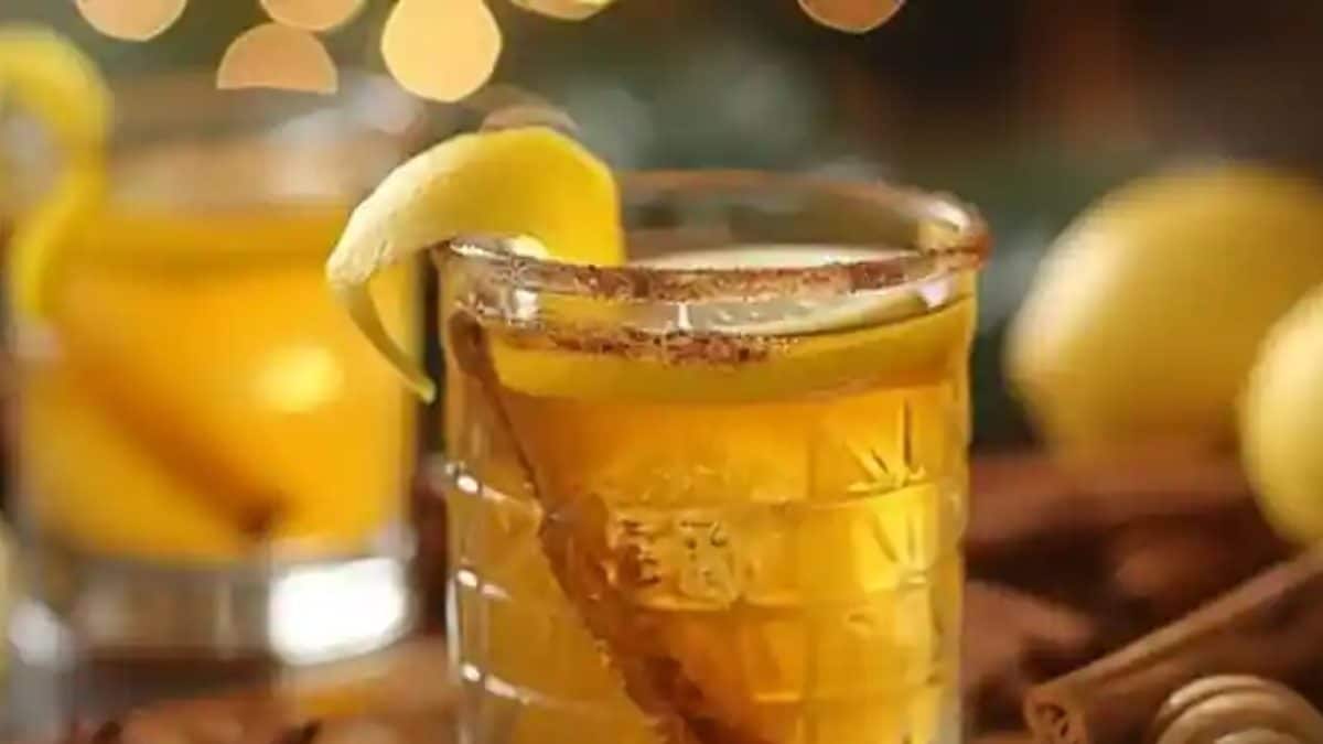 10 Irresistible Hot Brandy Cocktails to Warm Up Your New Year ...