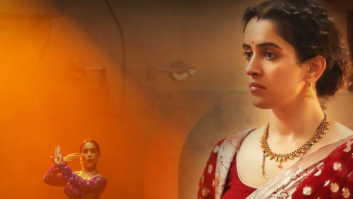 Mrs Trailer: Bride Sanya Malhotra Strives To Keep Her Dreams Alive In A ...
