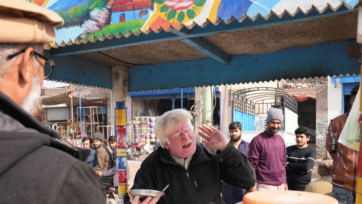 Donald Trump's Look-Alike Sings To Sell Pudding In Pakistan | World ...