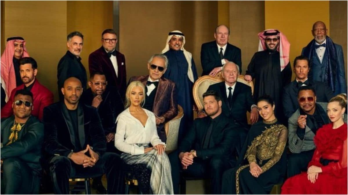 Shraddha Kapoor And Hrithik Roshan Pose With Morgan Freeman, Sir ...