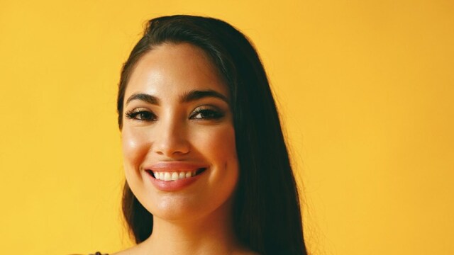 Glow, Bold, and Beautiful: How the Latin Makeup Trend is Turning Heads ...