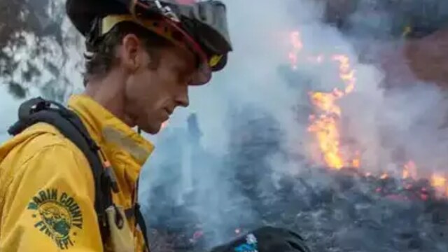 Firefighters Struggle As Winds Play Catalyst To Los Angeles Wildfires ...