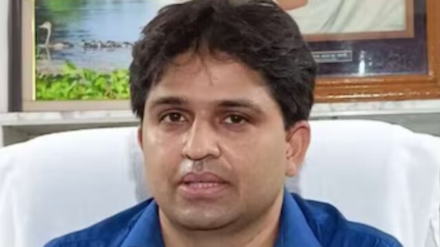 Who Is IAS Officer Vijay Kiran Anand, Who Holds The Responsibility For Maha Kumbh 2025 | India ...