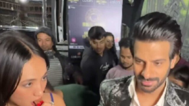 Chum Darang Offers Chocolate To Bigg Boss 18 Winner Karan Veer Mehra ...