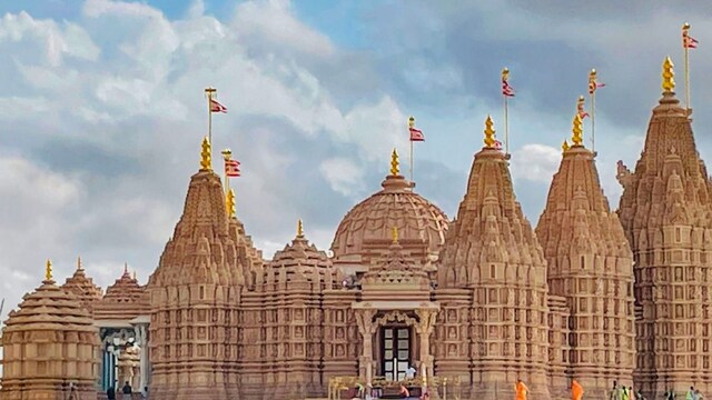 Over 10,000 Visitors Celebrate First ‘Patotsav’ Of BAPS Hindu Mandir ...