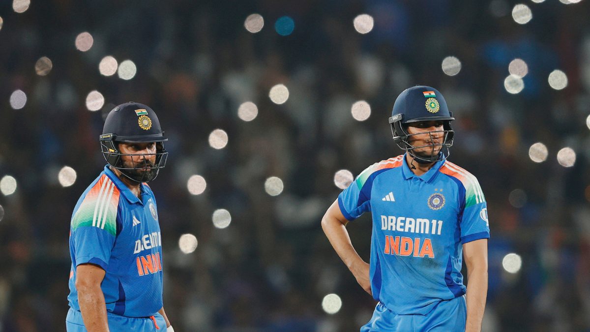 IND vs ENG: Floodlight Failure Leads To Impressive Impromptu Flashlight ...