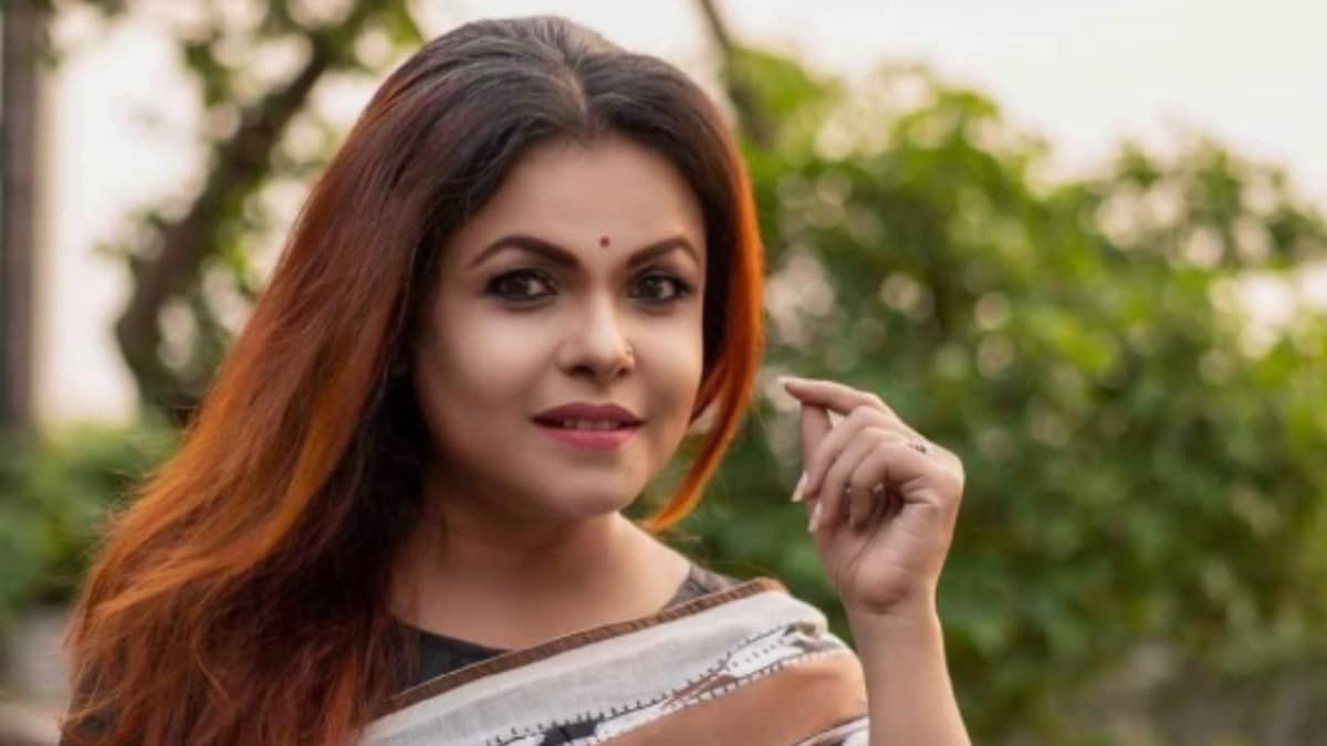 Who Is Meher Afroz Shaon, Bangladeshi Actress Arrested For Treason After Her Home Was Burnt ...