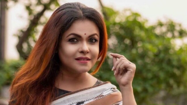Who Is Meher Afroz Shaon, Bangladeshi Actress Arrested For Treason After Her Home Was Burnt ...