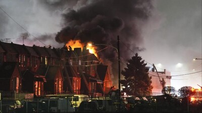 Plane Crashes On Busy Road In Philadelphia, Many Homes On Fire ...