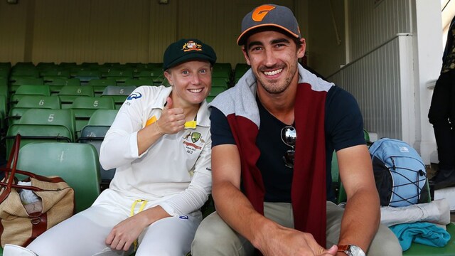 Wife Alyssa Healy's Hilarious Reaction After Mitchell Starc's Fifer In ...