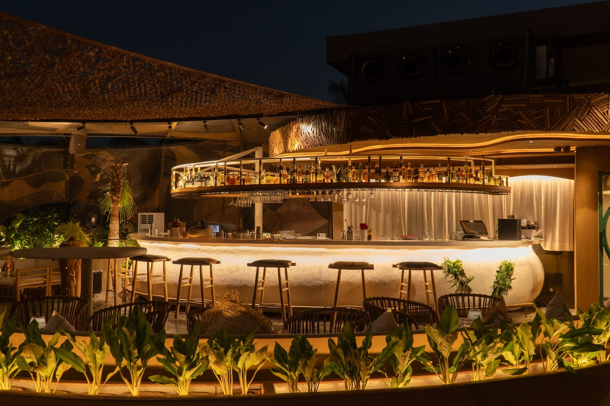 Valentine’s Day Specials: The Most Romantic Dining Experiences Across ...