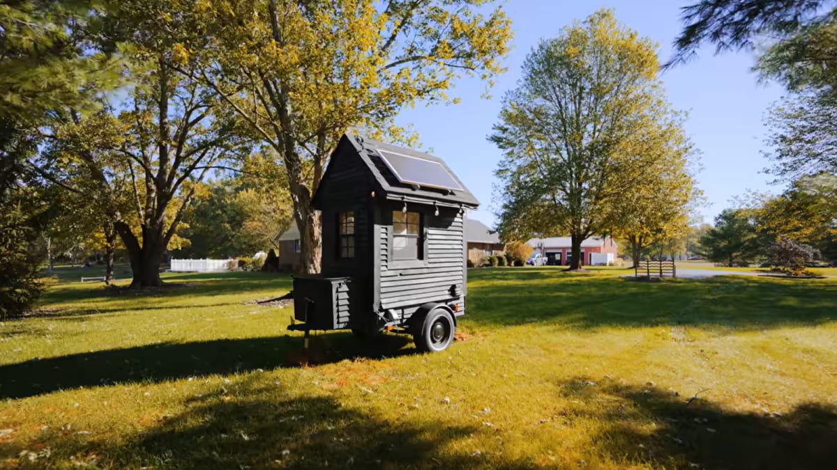 World's Smallest House: Bedroom, Kitchen, Toilet... All In Just 19.4 ...