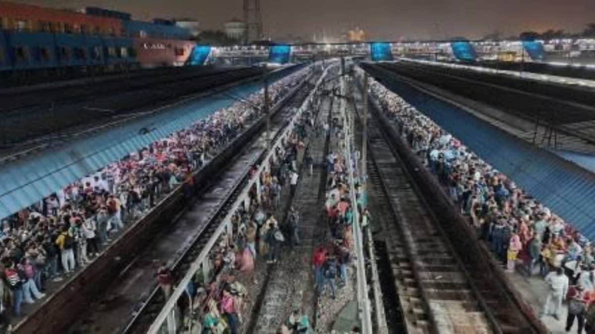 Permanent Outside Waiting Areas, Wider FOBs: Railways Announces Crowd ...