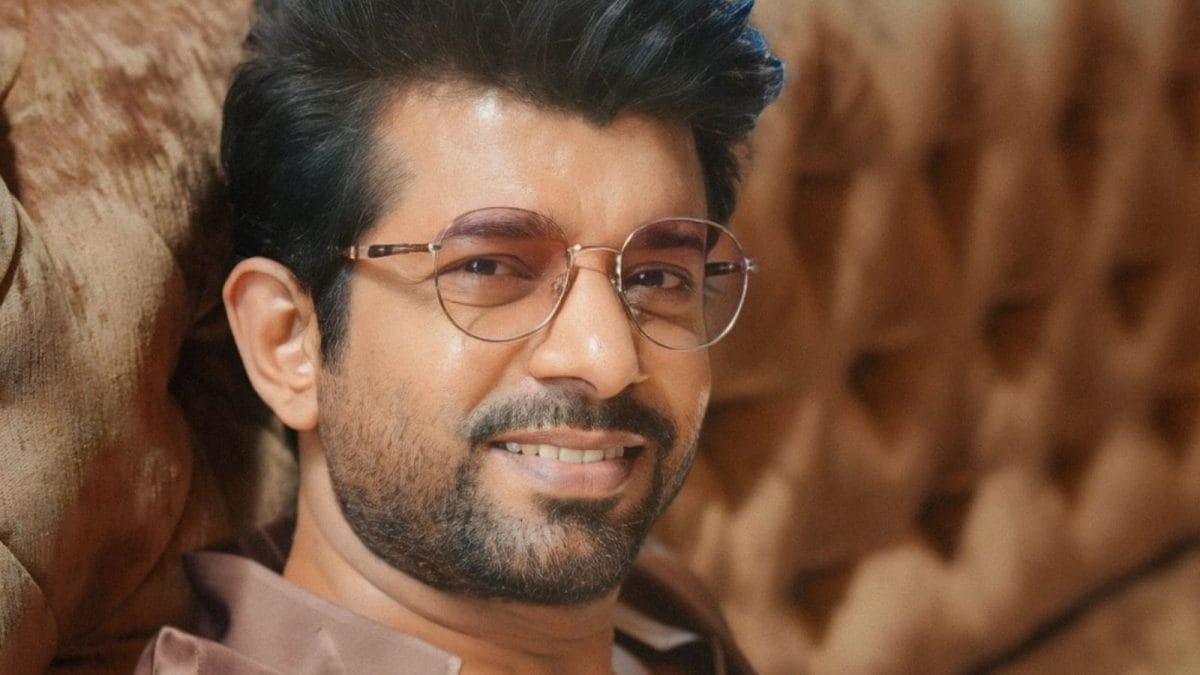 Who Is Viineet Kumar Siingh? All About Chhaava's Kavi Kalash And Real ...