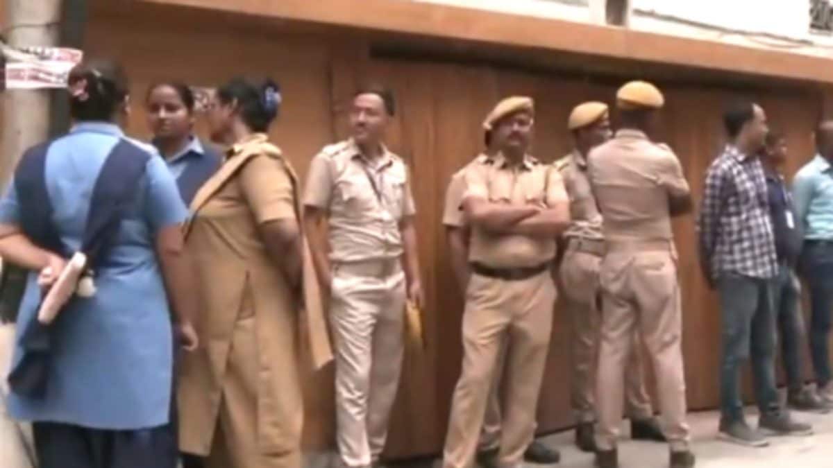 Kolkata Police Rules Out Involvement Of Outsider, Two Brothers ...