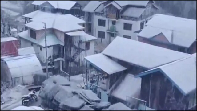 J&K's Doda, Rajouri Districts Receive Heavy Snowfall After Dry Spell ...