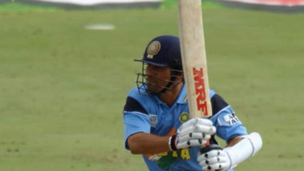 On This Day In 2003: Sachin Tendulkar's Iconic Six Off Shoaib Akhtar In ...