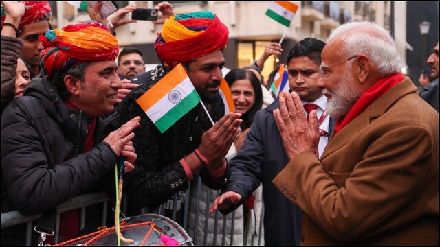 Modi In Paris: 15-Member Sikh Delegation Welcomes PM, Says 'First Prime ...