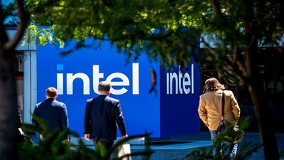 Intel Hires Former Board Member As New CEO In Struggling Chipmaker's ...